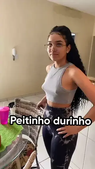 Mãe Novinha Com Peitinho Minúsculo Amamentando D Kwai